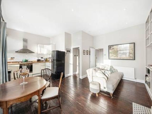 Apartment at Battersea Park Road, Greater London