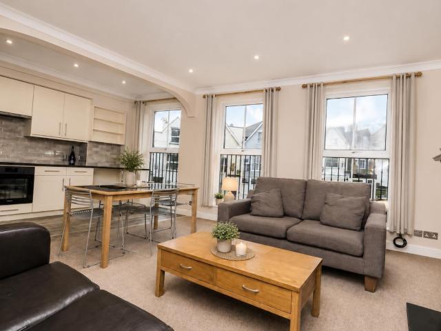 Apartment at Battersea Rise, Greater London
