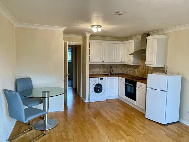 Apartment at Baysfarm Court, Greater London