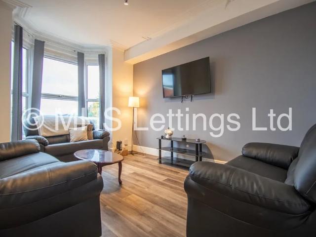 Apartment at Back Ashville Avenue, Leeds