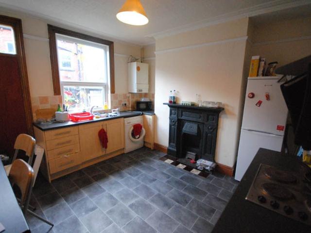 Apartment at Back Ashville Grove, Leeds