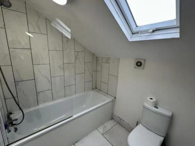 Apartment at Back Coldcotes Avenue, Leeds