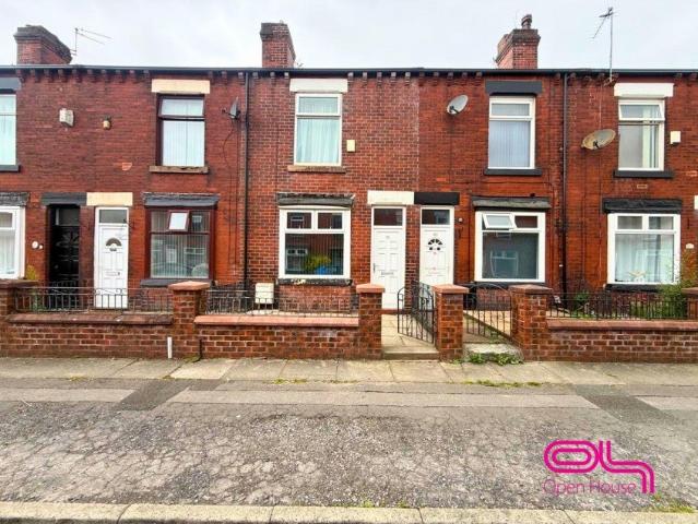 Apartment at Back Moorfield Grove, Bolton