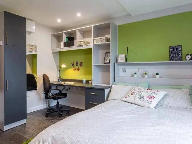 Apartment at Back of the Walls, Southampton