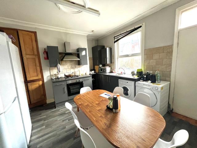 Room at Back Stanmore Place, Leeds