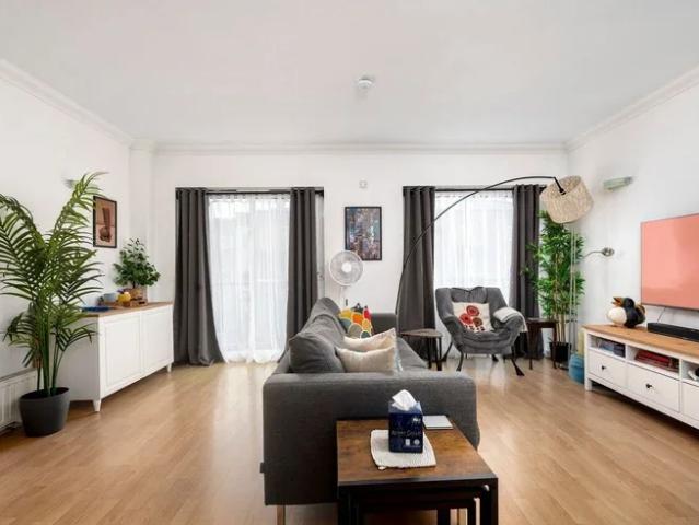 Apartment at Bacon Street, Greater London