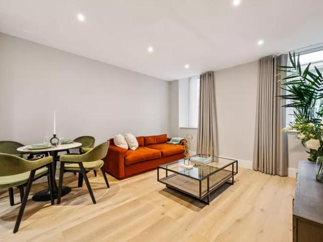 Apartment at Baker Street, City of Westminster