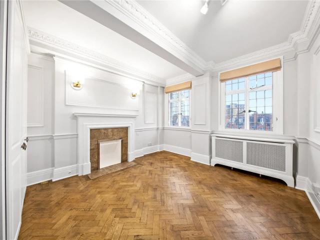 Apartment at Baker Street, City of Westminster