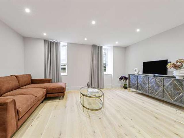 Apartment at Baker Street, City of Westminster
