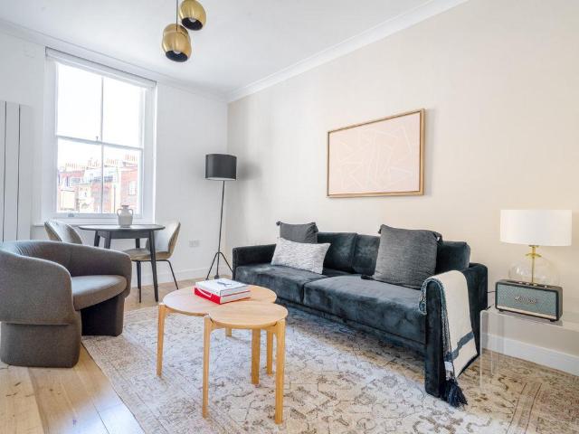 Apartment at Baker Street, City of Westminster