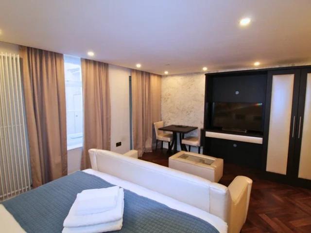 Apartment at Baker Street, City of Westminster