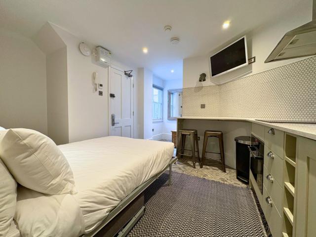 Apartment at Baker Street, City of Westminster
