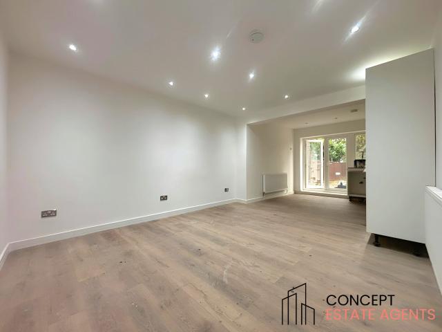 Apartment at Bakers End, Greater London