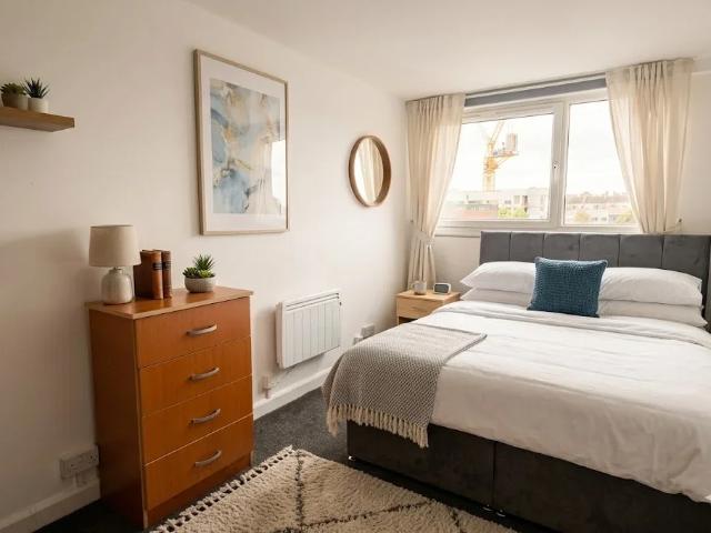 Apartment at Bakersfield, Greater London
