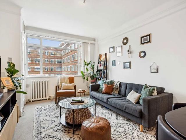 Apartment at Balham Park Road, Greater London