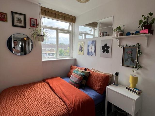 Apartment at Ballance Road, Greater London