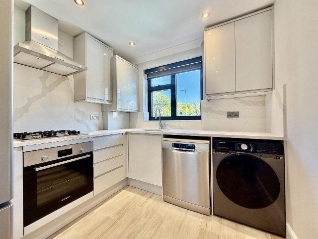 Apartment at Ballards Lane, Greater London