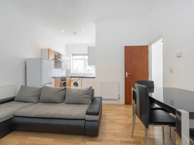 Apartment at Ballards Lane, Greater London