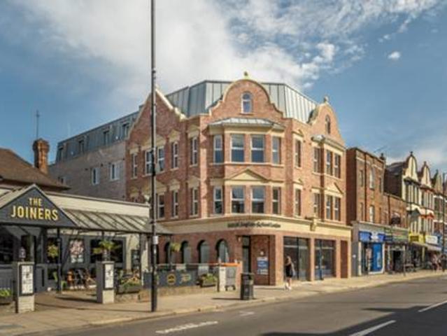 Apartment at Ballards Lane, Greater London