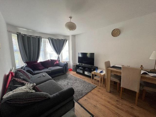 Apartment at Ballards Lane, Greater London