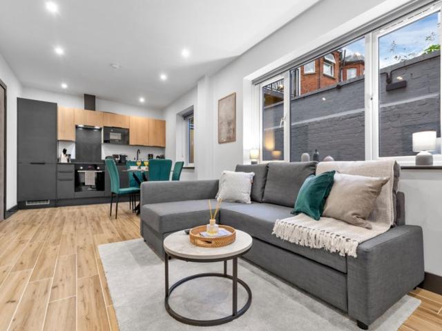 Apartment at Ballards Lane, Greater London