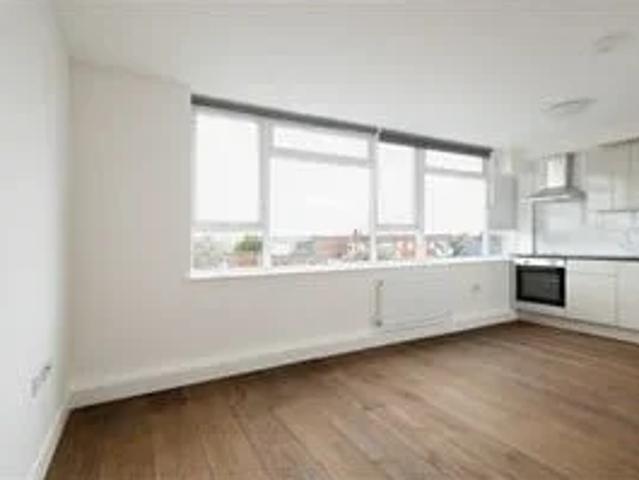 Apartment at Ballards Lane, Greater London