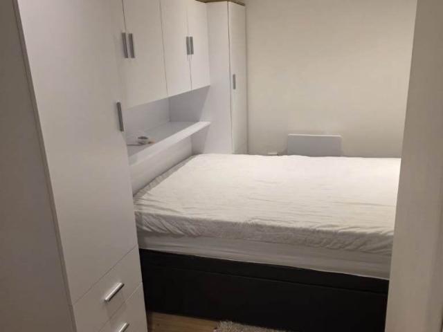 Apartment at Ballards Way, Greater London
