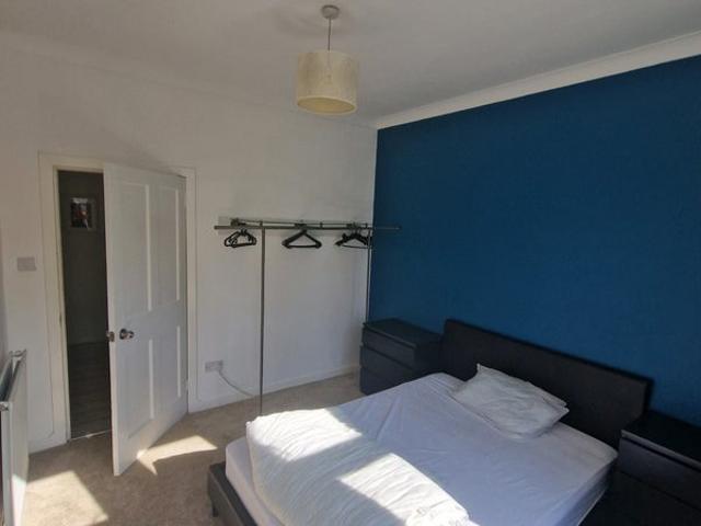 Apartment at Ballindalloch Drive, Glasgow