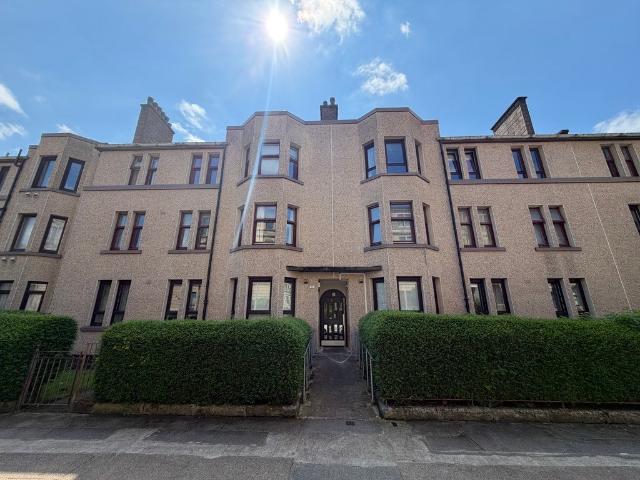 Apartment at Ballindalloch Drive, Glasgow