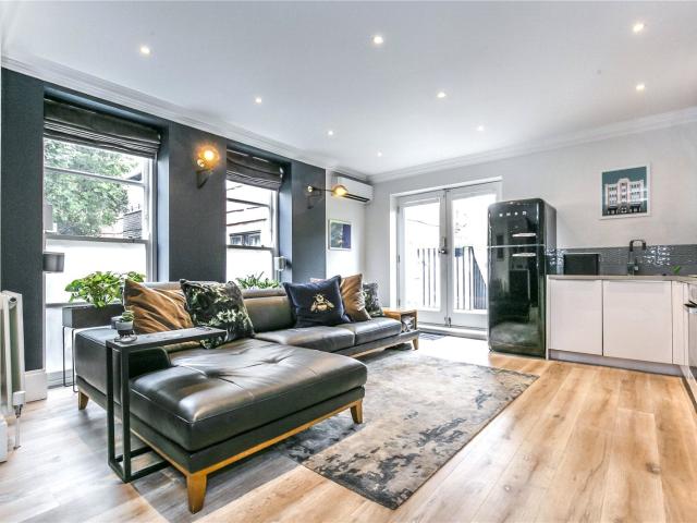 Apartment at Balls Pond Road, Greater London