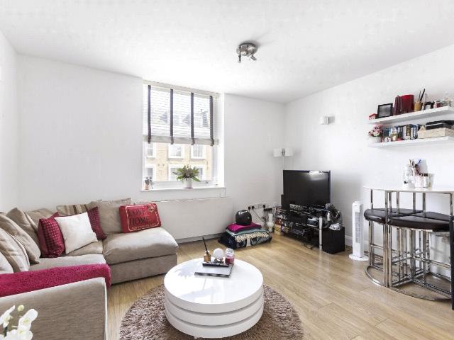 Apartment at Balls Pond Road, Greater London