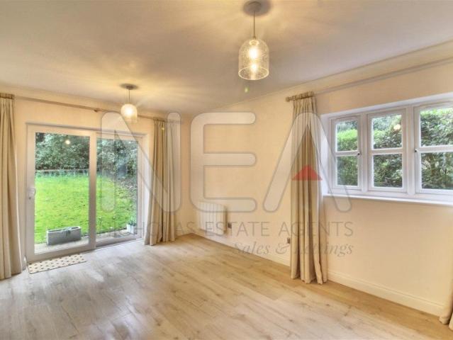 Apartment at Balmore Park, Reading