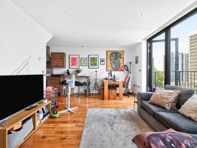 Apartment at Balmes Road, Greater London