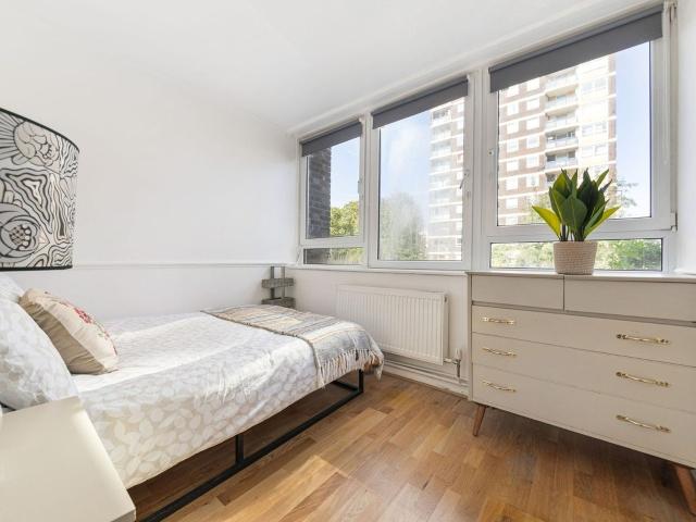 Apartment at Balmes Road, Greater London