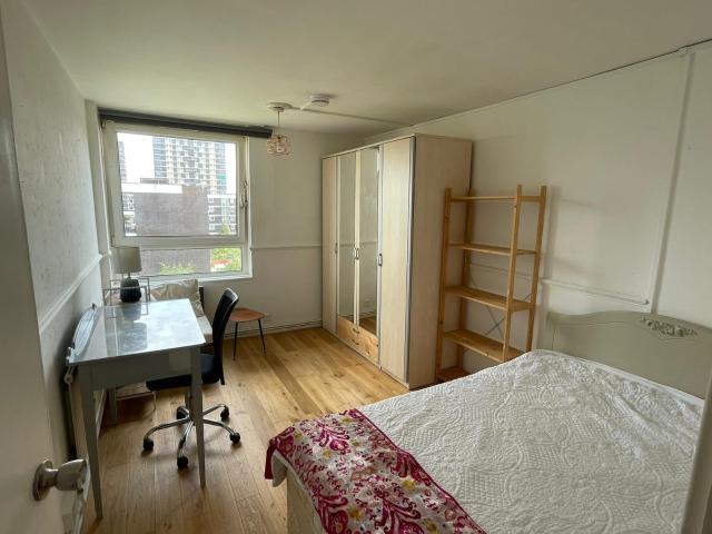 Apartment at Balmes Road, Greater London