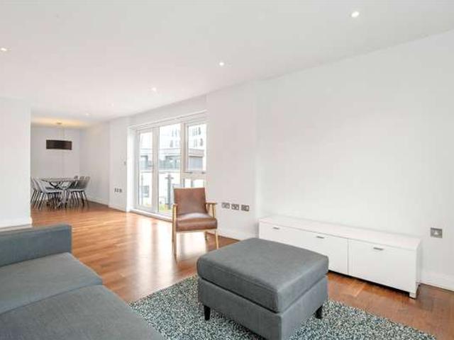 Apartment at Baltic Street West, Greater London