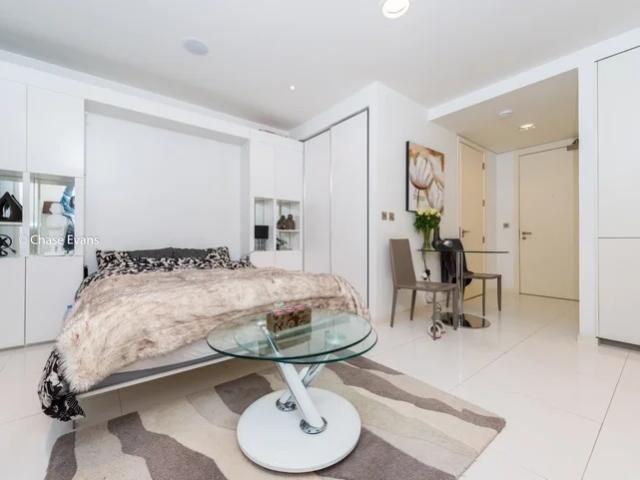 Apartment at Baltimore Wharf, Greater London