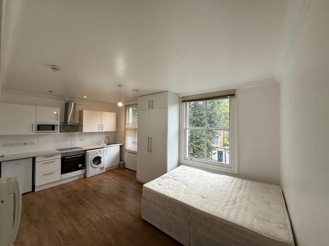 Apartment at Bamborough Gardens, Greater London