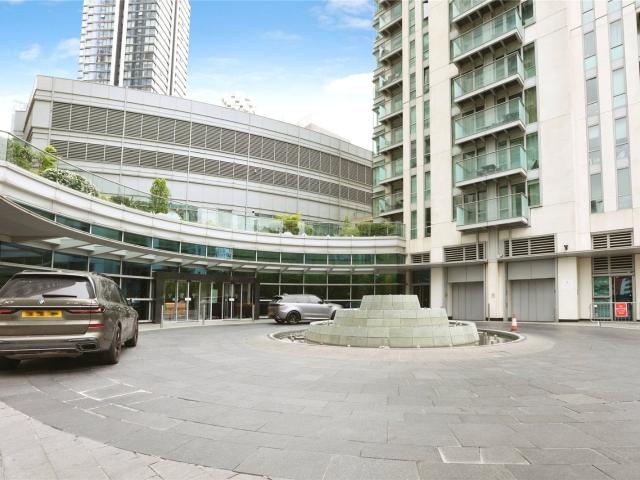 Apartment at Bank Street, Greater London