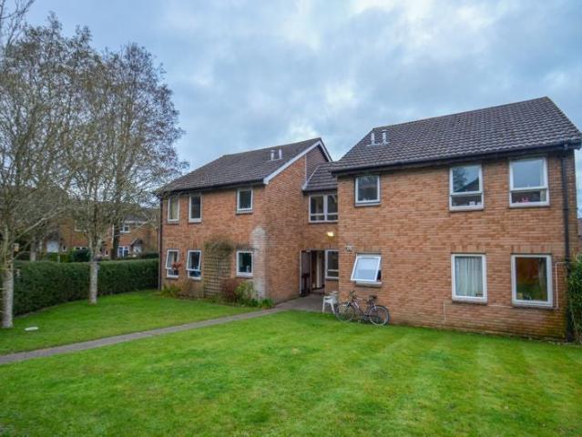Apartment at Bankhill Drive, New Forest
