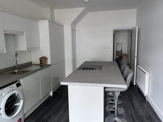 Apartment at Banstead Road, Greater London