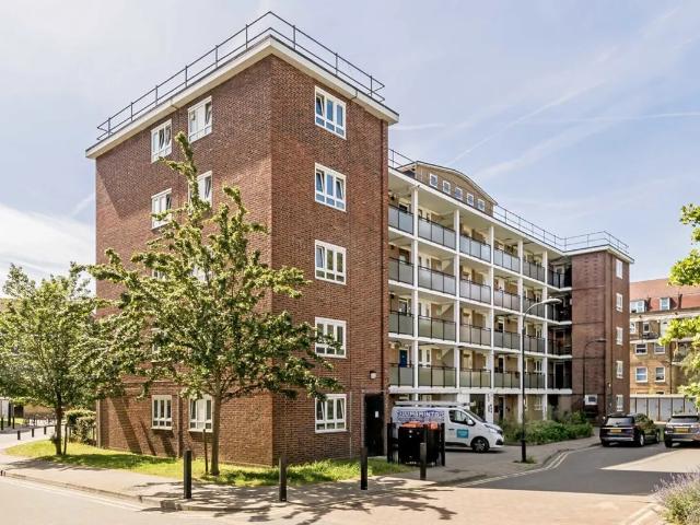 Apartment at Barclay Close, Greater London