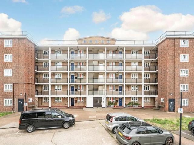 Apartment at Barclay Close, Greater London