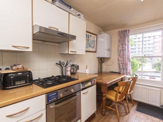 Apartment at Barclay Road, Greater London