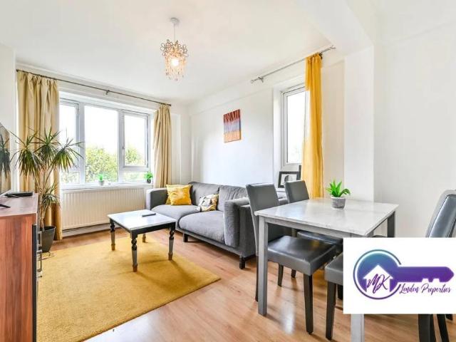 Apartment at Bardsey Walk, Greater London