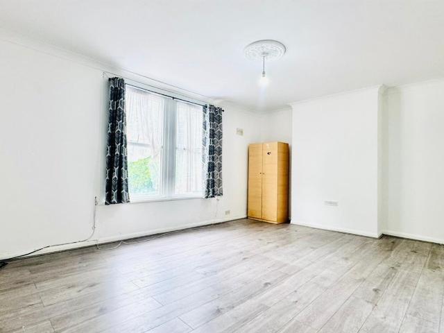 Apartment at Barking Road, Greater London