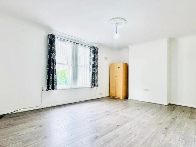 Apartment at Barking Road, Greater London