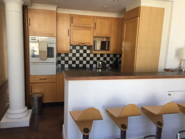Apartment at Barkston Gardens, Greater London