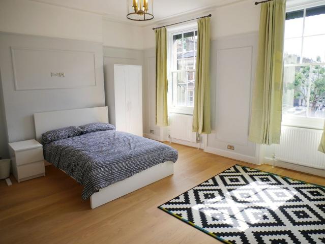 Apartment at Barkston Gardens, Greater London
