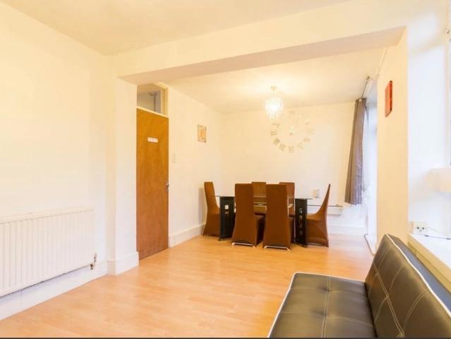 Apartment at Baroness Road, Greater London